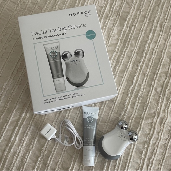 Skincare | Nuface Microcurrent Device | Poshmark